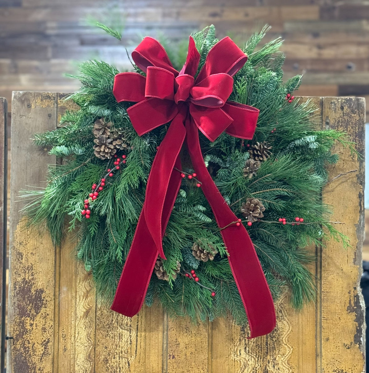 Deluxe Wreath – Ruby Moon Floral