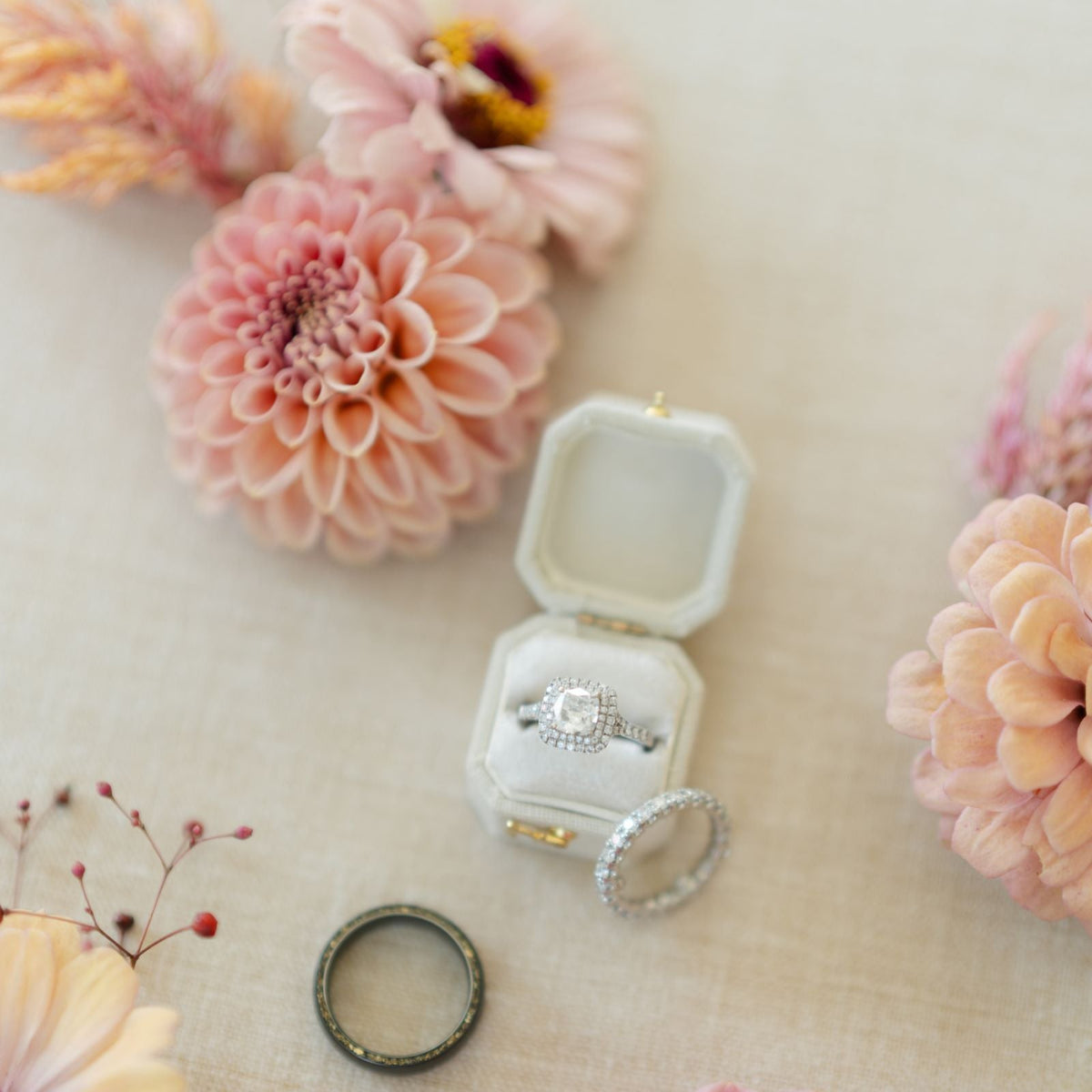 Detail Flowers – Ruby Moon Floral